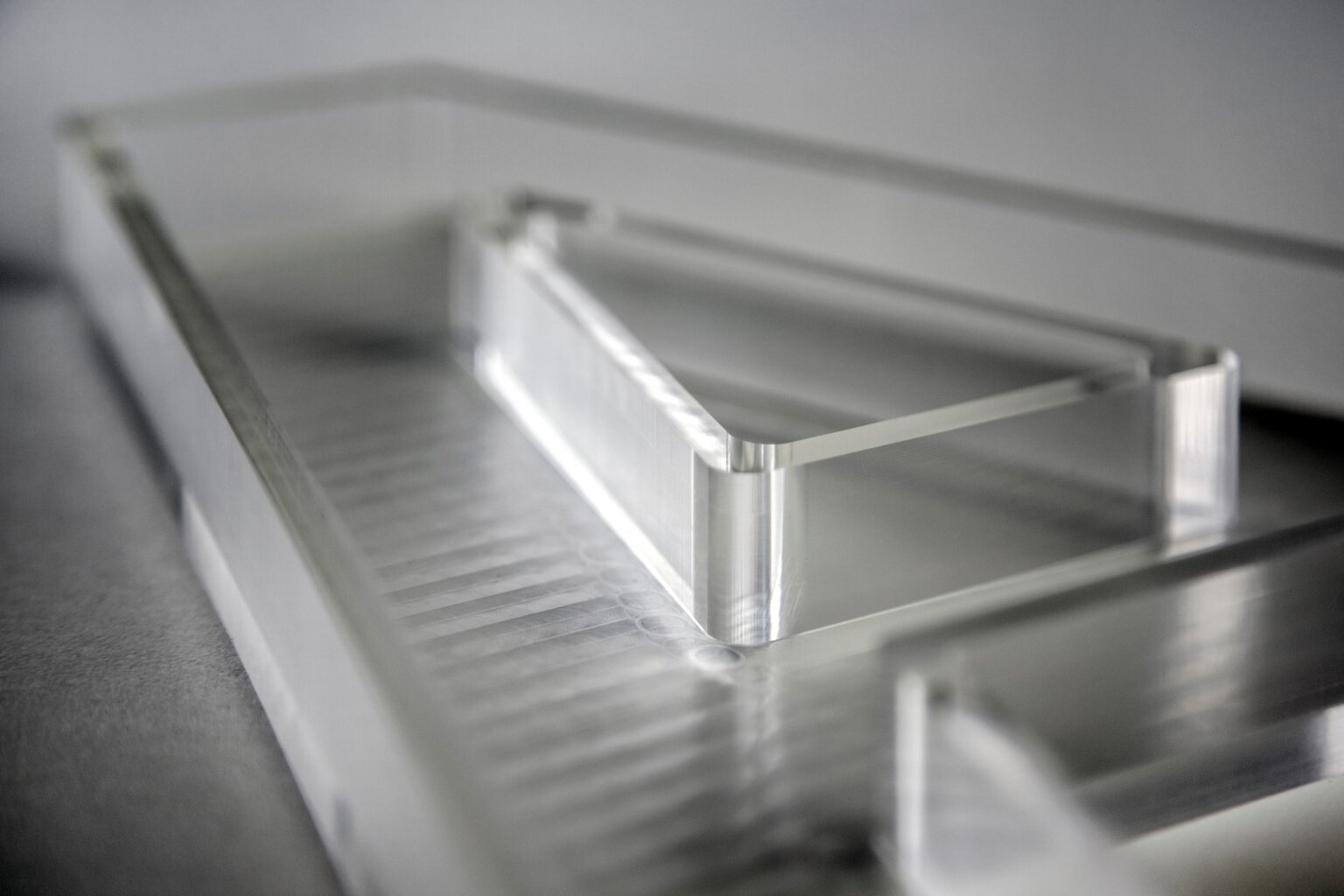 Acrylic glass - PMMA - COMAGRAV CNC machines