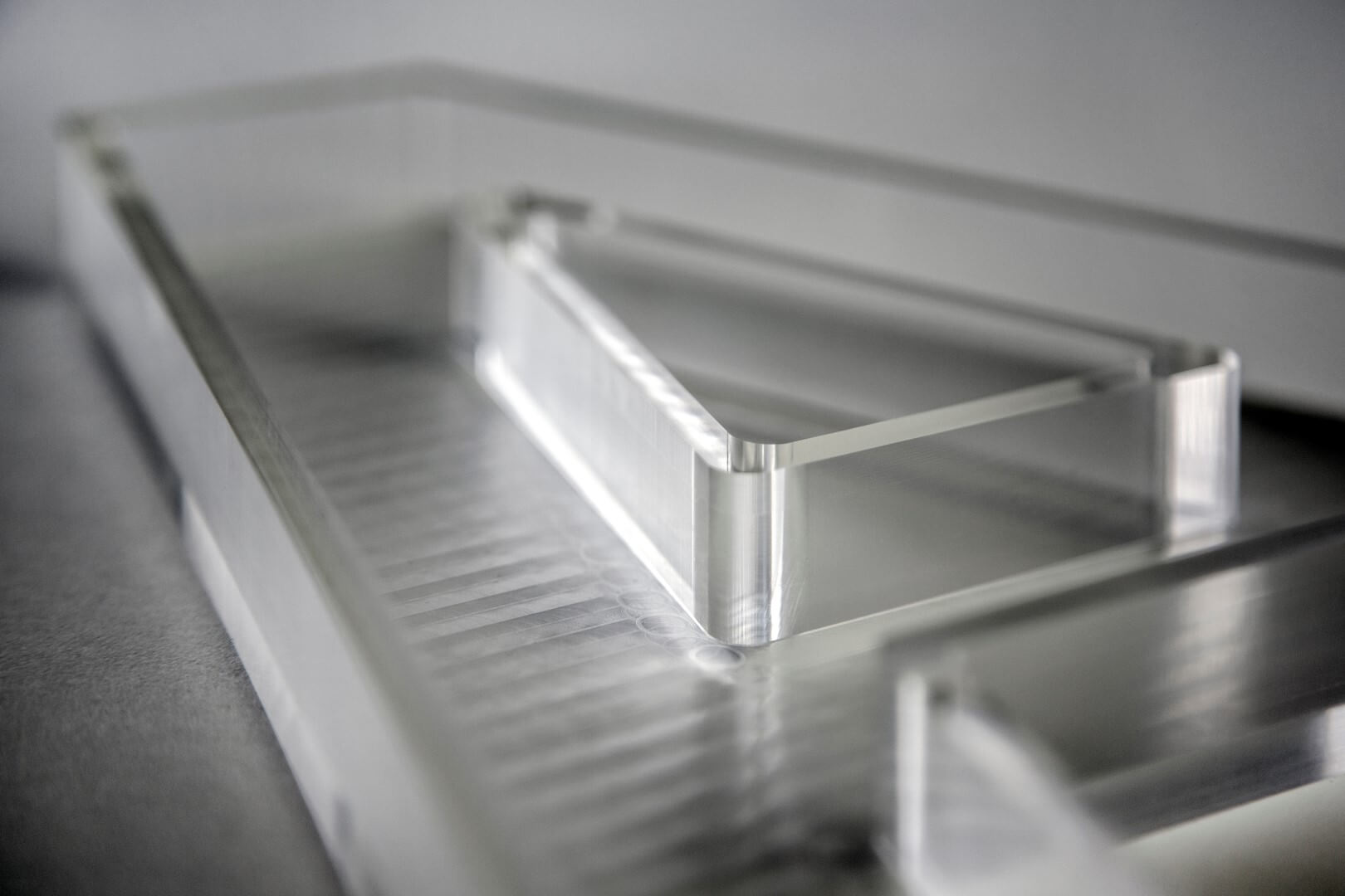 Acrylic glass - PMMA - COMAGRAV CNC machines